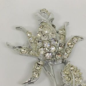 Jewelry | Vintage Brilliant And Clear Flower Pin | Poshmark